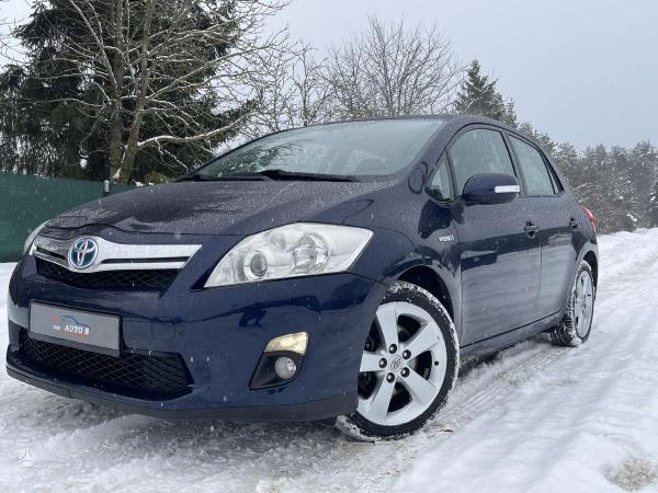 Zils Toyota Auris 2011 Viļņa, ar dzinēja tilpumu 1.80 L un nobraukumu 261 tūkst. km par 5999 €, foto 1 vietnē AUTOMOTO.COM.LV