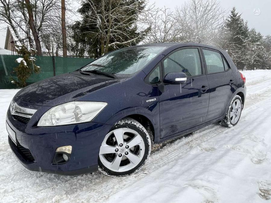 Blue Toyota Auris 2011 in Vilnius, with an engine capacity of 1.80 L and mileage of 261 thousand km for 5900 €, photo 2 on AUTOMOTO.COM.LV