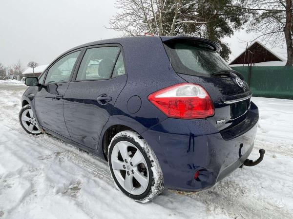 Blue Toyota Auris 2011 in Vilnius, with an engine capacity of 1.80 L and mileage of 261 thousand km for 5900 €, photo 7 on AUTOMOTO.COM.LV