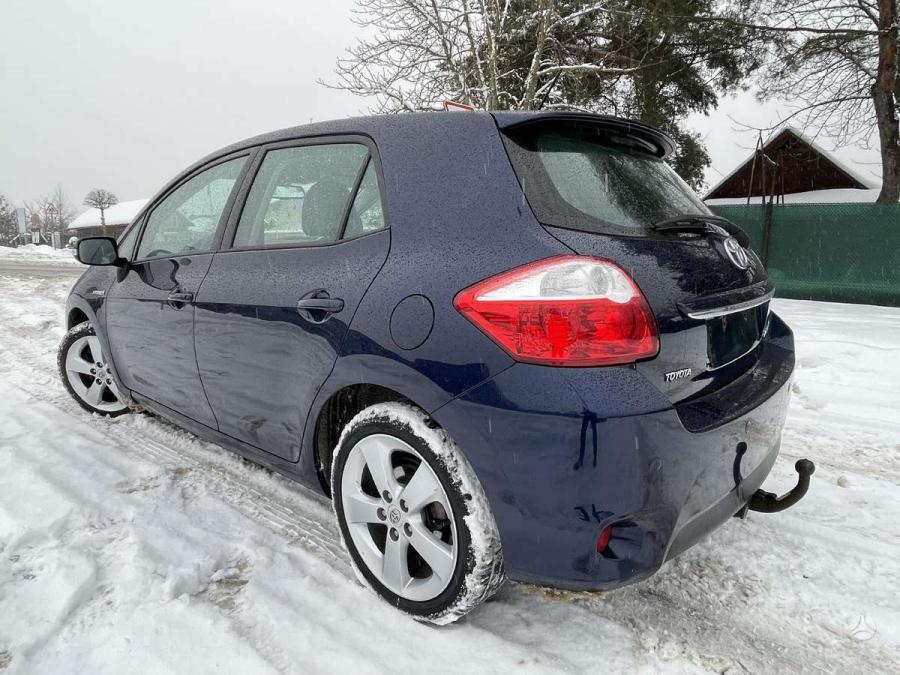 Blue Toyota Auris 2011 in Vilnius, with an engine capacity of 1.80 L and mileage of 261 thousand km for 5900 €, photo 7 on AUTOMOTO.COM.LV