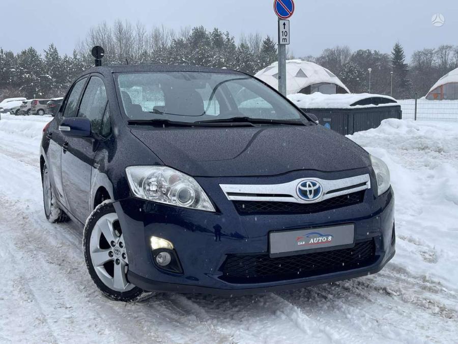 Blue Toyota Auris 2011 in Vilnius, with an engine capacity of 1.80 L and mileage of 261 thousand km for 5900 €, photo 8 on AUTOMOTO.COM.LV