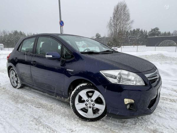 Blue Toyota Auris 2011 in Vilnius, with an engine capacity of 1.80 L and mileage of 261 thousand km for 5900 €, photo 9 on AUTOMOTO.COM.LV