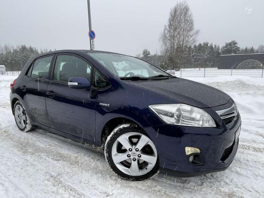 Blue Toyota Auris 2011 in Vilnius, with an engine capacity of 1.80 L and mileage of 261 thousand km for 5900 €, photo 9 on AUTOMOTO.COM.LV