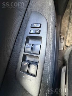 Zils Toyota Auris 2011 Rīga, ar dzinēja tilpumu 1.80 L un nobraukumu 244 tūkst. km par 5900 €, foto 10 vietnē AUTOMOTO.COM.LV