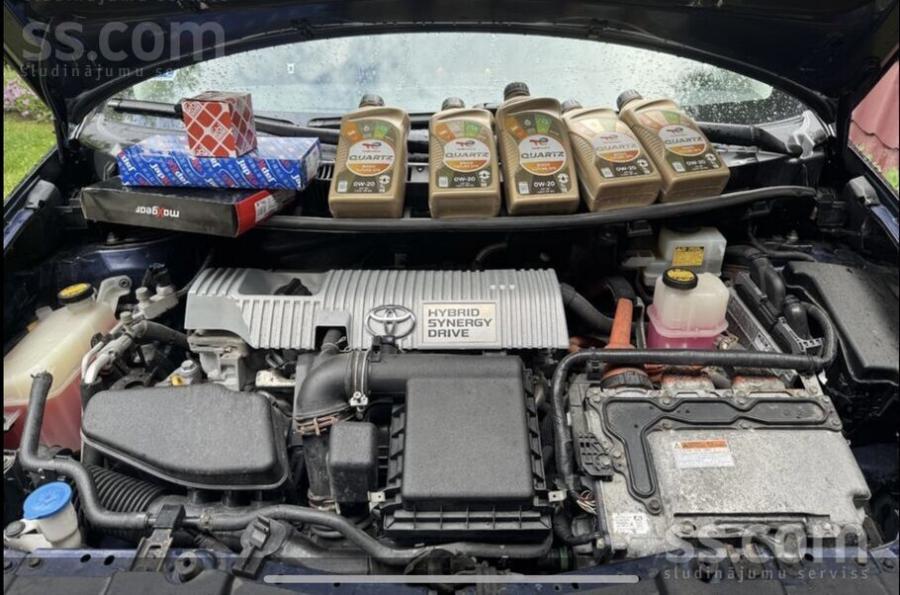 Zils Toyota Auris 2011 Rīga, ar dzinēja tilpumu 1.80 L un nobraukumu 244 tūkst. km par 5900 €, foto 14 vietnē AUTOMOTO.COM.LV