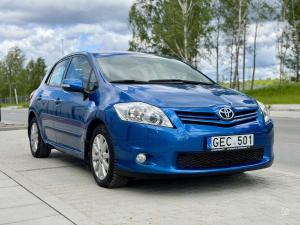 Blue Toyota Auris 2011 in Vilnius, with an engine capacity of 1.60 L and mileage of 128 thousand km for 5250 €, photo 5 on AUTOMOTO.COM.LV