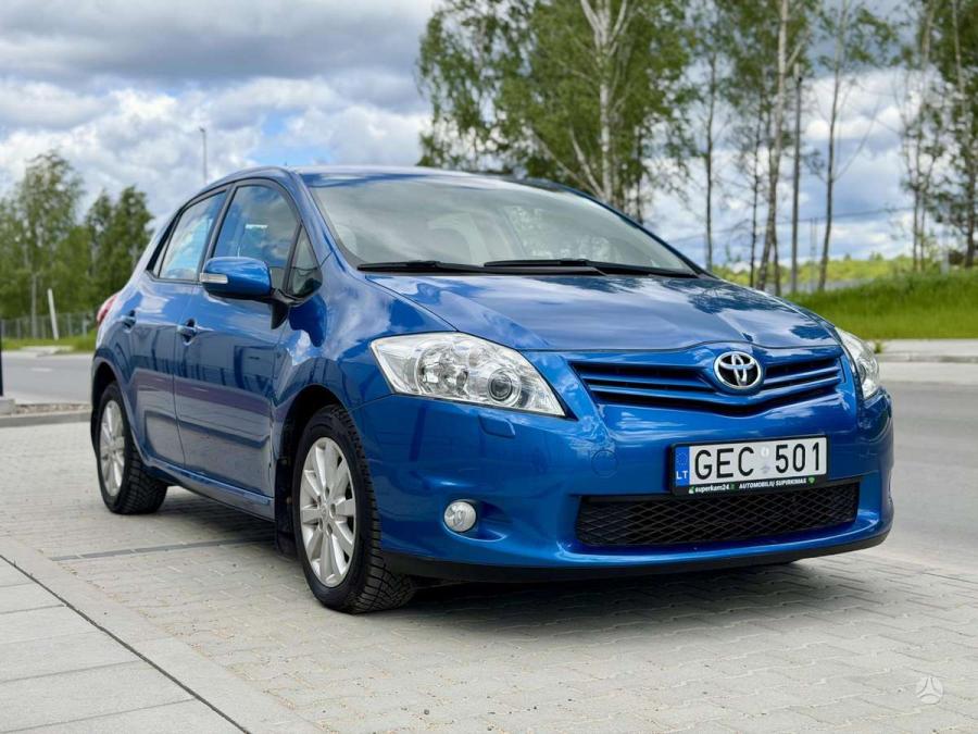 Blue Toyota Auris 2011 in Vilnius, with an engine capacity of 1.60 L and mileage of 128 thousand km for 5250 €, photo 5 on AUTOMOTO.COM.LV