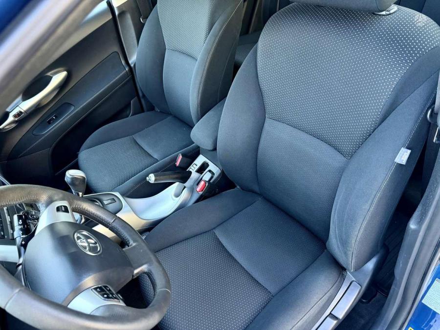 Blue Toyota Auris 2011 in Vilnius, with an engine capacity of 1.60 L and mileage of 128 thousand km for 5250 €, photo 14 on AUTOMOTO.COM.LV