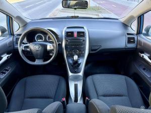 Blue Toyota Auris 2011 in Vilnius, with an engine capacity of 1.60 L and mileage of 128 thousand km for 5250 €, photo 15 on AUTOMOTO.COM.LV