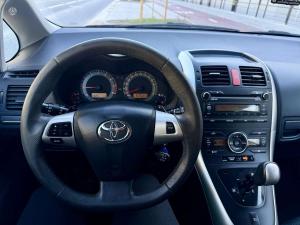 Blue Toyota Auris 2011 in Vilnius, with an engine capacity of 1.60 L and mileage of 128 thousand km for 5250 €, photo 25 on AUTOMOTO.COM.LV