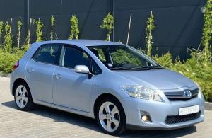 Zils Toyota Auris 2011 Viļņa, ar dzinēja tilpumu 1.80 L un nobraukumu 280 tūkst. km par 5999 €, foto 3 vietnē AUTOMOTO.COM.LV