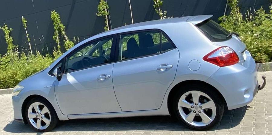 Zils Toyota Auris 2011 Viļņa, ar dzinēja tilpumu 1.80 L un nobraukumu 280 tūkst. km par 5999 €, foto 5 vietnē AUTOMOTO.COM.LV