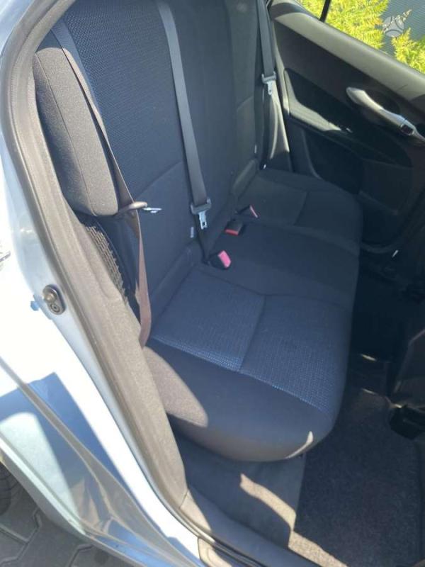 Zils Toyota Auris 2011 Viļņa, ar dzinēja tilpumu 1.80 L un nobraukumu 280 tūkst. km par 5999 €, foto 8 vietnē AUTOMOTO.COM.LV