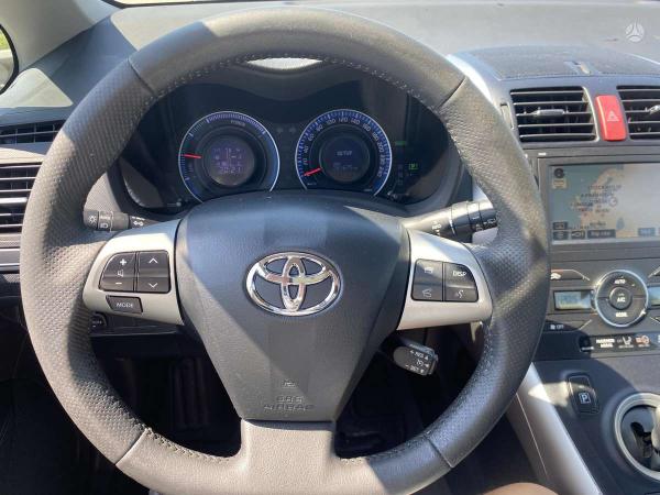 Zils Toyota Auris 2011 Viļņa, ar dzinēja tilpumu 1.80 L un nobraukumu 280 tūkst. km par 5999 €, foto 10 vietnē AUTOMOTO.COM.LV