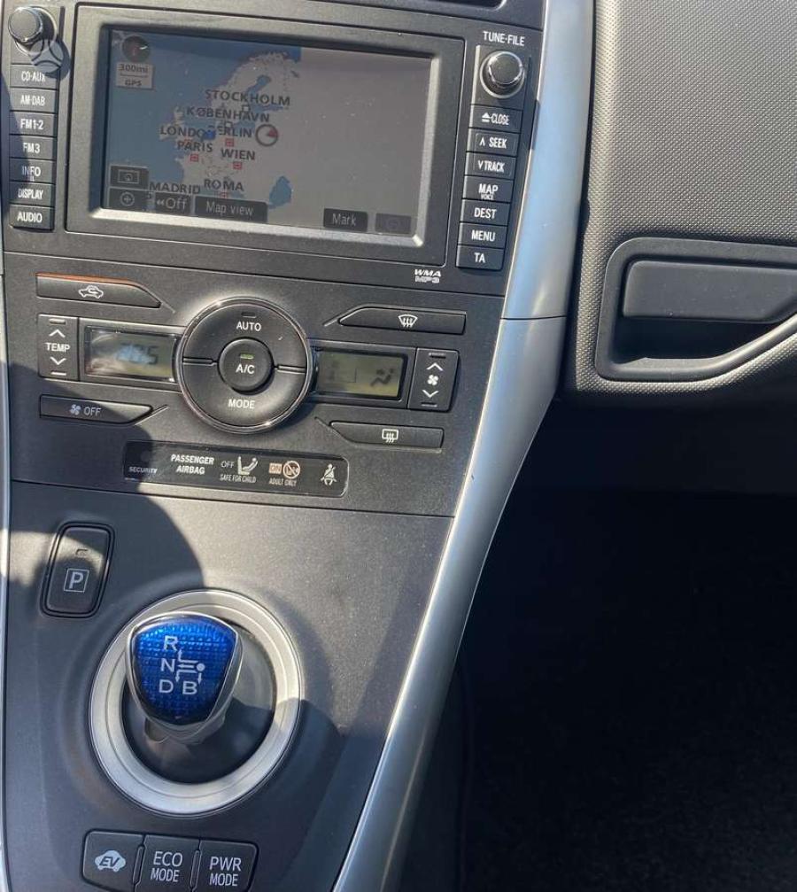 Zils Toyota Auris 2011 Viļņa, ar dzinēja tilpumu 1.80 L un nobraukumu 280 tūkst. km par 5999 €, foto 14 vietnē AUTOMOTO.COM.LV
