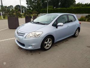 Blue Toyota Auris 2011 in Taurage, with an engine capacity of 2.00 L and mileage of 247 thousand km for 5000 €, photo  on AUTOMOTO.COM.LV