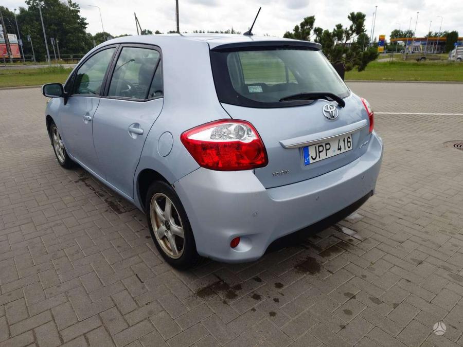 Blue Toyota Auris 2011 in Taurage, with an engine capacity of 2.00 L and mileage of 247 thousand km for 5000 €, photo 7 on AUTOMOTO.COM.LV
