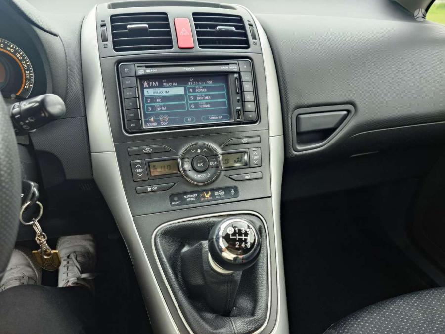 Blue Toyota Auris 2011 in Taurage, with an engine capacity of 2.00 L and mileage of 247 thousand km for 5000 €, photo 14 on AUTOMOTO.COM.LV
