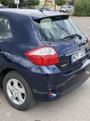Zils Toyota Auris 2011 Viļņa, ar dzinēja tilpumu 1.80 L un nobraukumu 221 tūkst. km par 6450 €, foto 6 vietnē AUTOMOTO.COM.LV