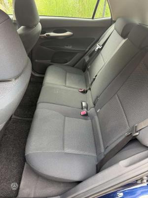 Zils Toyota Auris 2011 Viļņa, ar dzinēja tilpumu 1.80 L un nobraukumu 221 tūkst. km par 6450 €, foto 16 vietnē AUTOMOTO.COM.LV