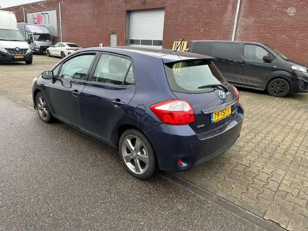 Blue Toyota Auris 2012 in Vilnius, with an engine capacity of 1.80 L and mileage of 256 thousand km for 6500 €, photo 8 on AUTOMOTO.COM.LV
