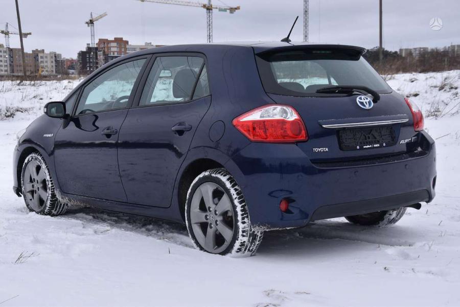 Zils Toyota Auris 2012 Viļņa, ar dzinēja tilpumu 1.80 L un nobraukumu 255 tūkst. km par 6500 €, foto 5 vietnē AUTOMOTO.COM.LV