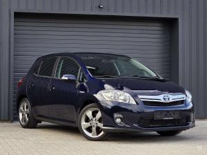Blue Toyota Auris 2012 in Kaunas, with an engine capacity of 1.80 L and mileage of 285 thousand km for 6250 €, photo 7 on AUTOMOTO.COM.LV