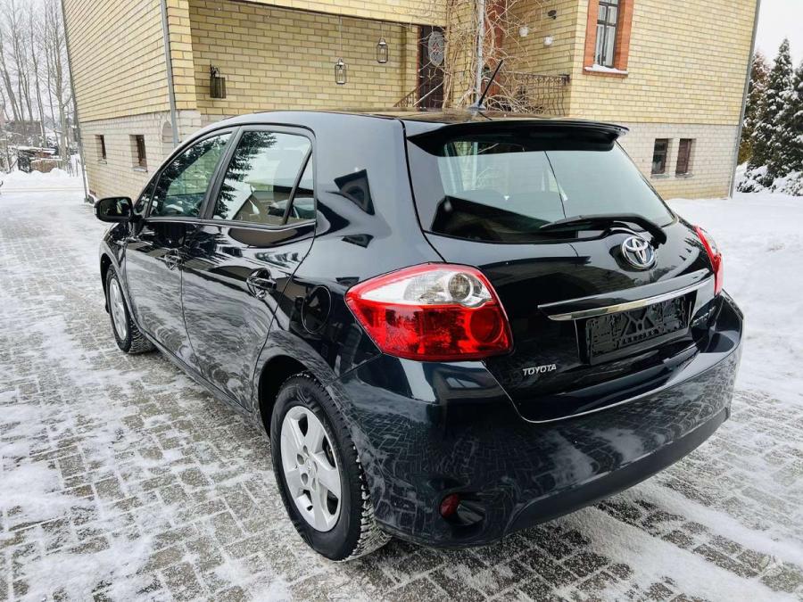 Zils Toyota Auris 2012 Prienai, ar dzinēja tilpumu 1.80 L un nobraukumu 296 tūkst. km par 6199 €, foto 3 vietnē AUTOMOTO.COM.LV