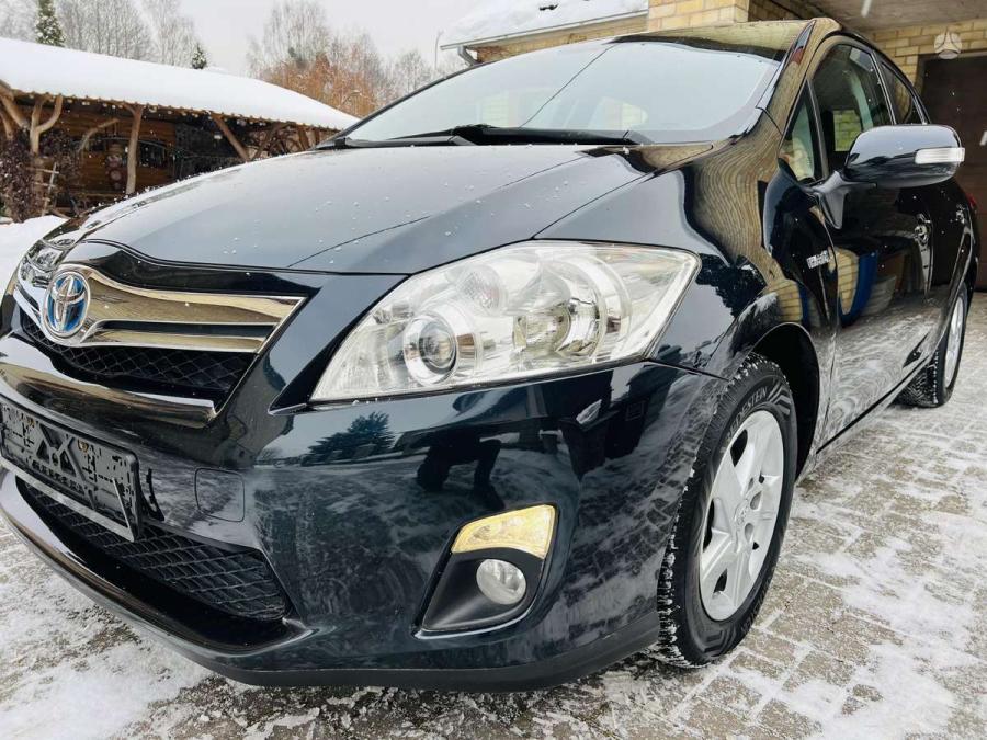 Zils Toyota Auris 2012 Prienai, ar dzinēja tilpumu 1.80 L un nobraukumu 296 tūkst. km par 6199 €, foto 9 vietnē AUTOMOTO.COM.LV