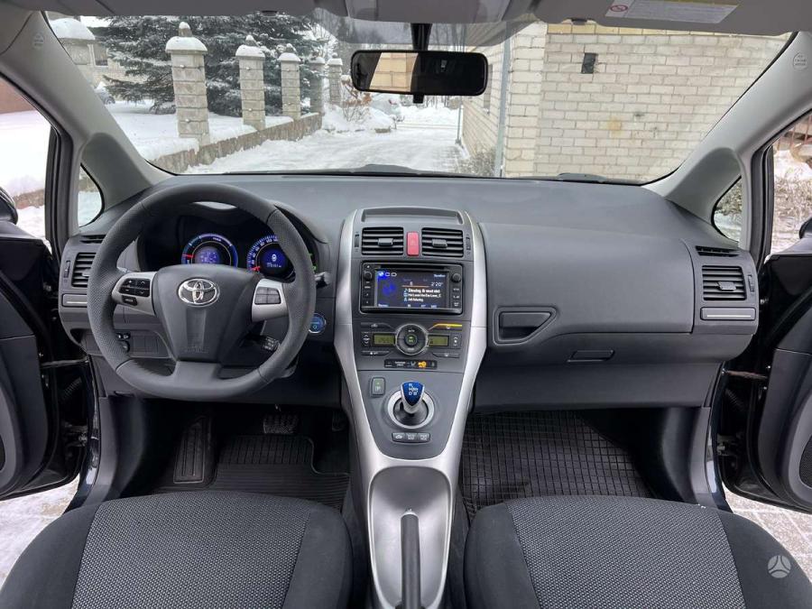 Zils Toyota Auris 2012 Prienai, ar dzinēja tilpumu 1.80 L un nobraukumu 296 tūkst. km par 6199 €, foto 19 vietnē AUTOMOTO.COM.LV