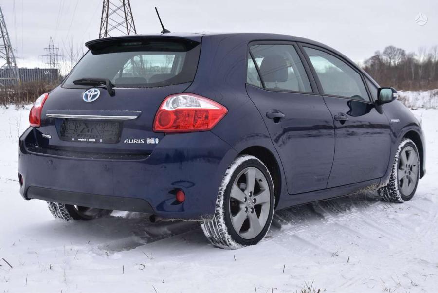 Zils Toyota Auris 2012 Viļņa, ar dzinēja tilpumu 1.80 L un nobraukumu 256 tūkst. km par 6500 €, foto 4 vietnē AUTOMOTO.COM.LV