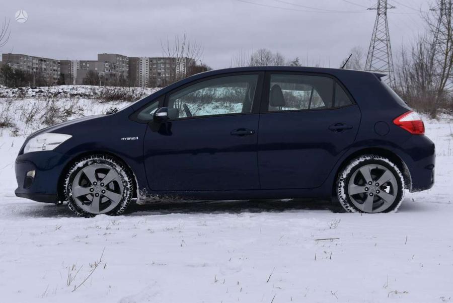 Zils Toyota Auris 2012 Viļņa, ar dzinēja tilpumu 1.80 L un nobraukumu 256 tūkst. km par 6500 €, foto 8 vietnē AUTOMOTO.COM.LV