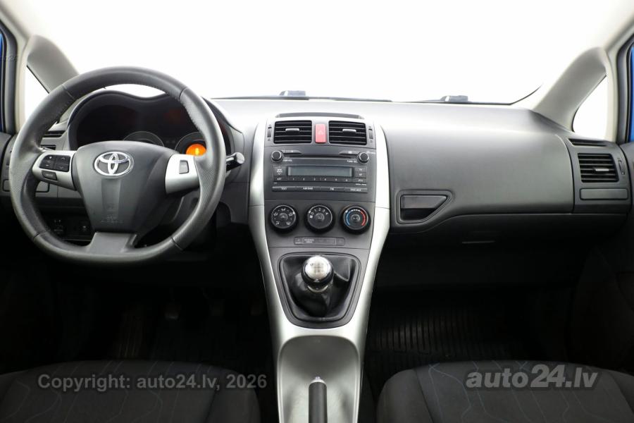 Zils Toyota Auris 2012 Tallina, ar dzinēja tilpumu 1.60 L un nobraukumu 258 tūkst. km par 2499 €, foto 6 vietnē AUTOMOTO.COM.LV