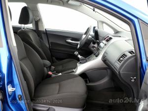 Zils Toyota Auris 2012 Tallina, ar dzinēja tilpumu 1.60 L un nobraukumu 258 tūkst. km par 2499 €, foto 7 vietnē AUTOMOTO.COM.LV