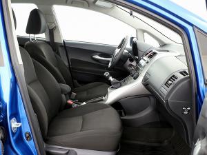 Zils Toyota Auris 2012 Tallina, ar dzinēja tilpumu 1.60 L un nobraukumu 258 tūkst. km par 2499 €, foto 7 vietnē AUTOMOTO.COM.LV