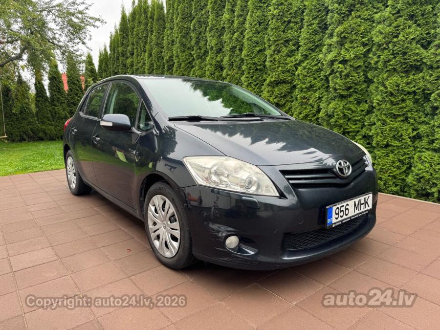 Zils Toyota Auris 2012 Tallina, ar dzinēja tilpumu 1.60 L un nobraukumu 230 tūkst. km par 3900 €, foto 3 vietnē AUTOMOTO.COM.LV