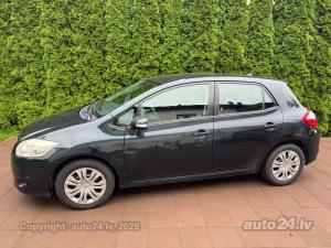 Zils Toyota Auris 2012 Tallina, ar dzinēja tilpumu 1.60 L un nobraukumu 230 tūkst. km par 3900 €, foto 4 vietnē AUTOMOTO.COM.LV