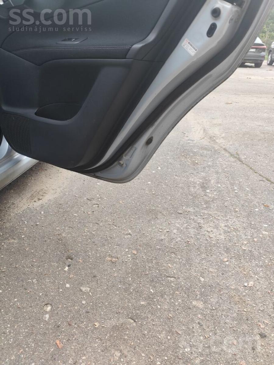 Zils Toyota Auris 2012 Rīga, ar dzinēja tilpumu 1.60 L un nobraukumu 186 tūkst. km par 4950 €, foto 7 vietnē AUTOMOTO.COM.LV