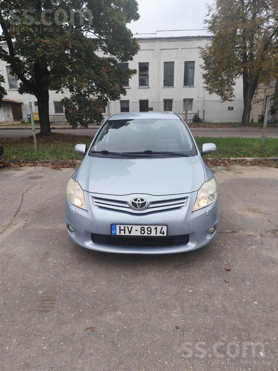 Zils Toyota Auris 2012 Rīga, ar dzinēja tilpumu 1.60 L un nobraukumu 186 tūkst. km par 4950 €, foto 9 vietnē AUTOMOTO.COM.LV