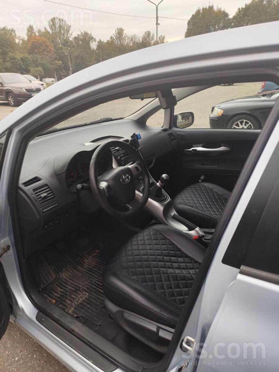 Zils Toyota Auris 2012 Rīga, ar dzinēja tilpumu 1.60 L un nobraukumu 186 tūkst. km par 4950 €, foto 11 vietnē AUTOMOTO.COM.LV