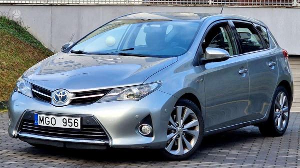 Zils Toyota Auris 2013 Viļņa, ar dzinēja tilpumu 1.80 L un nobraukumu 216 tūkst. km par 6800 €, foto 1 vietnē AUTOMOTO.COM.LV