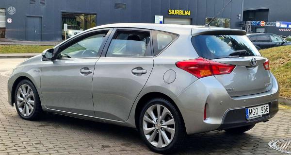 Zils Toyota Auris 2013 Viļņa, ar dzinēja tilpumu 1.80 L un nobraukumu 216 tūkst. km par 6800 €, foto 8 vietnē AUTOMOTO.COM.LV