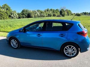 Zils Toyota Auris 2013 Šauļi, ar dzinēja tilpumu 1.36 L un nobraukumu 230 tūkst. km par 5400 €, foto 9 vietnē AUTOMOTO.COM.LV