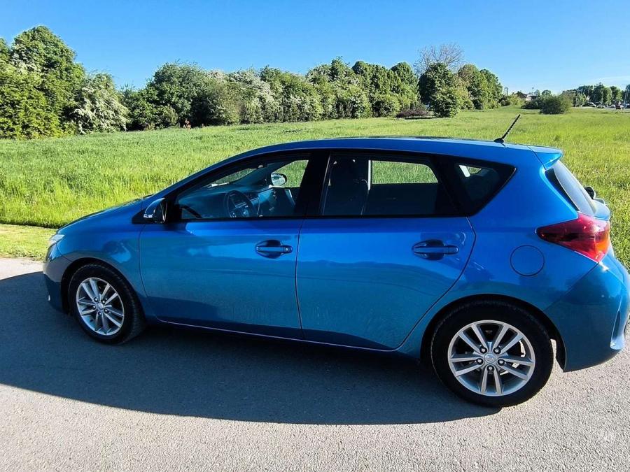 Zils Toyota Auris 2013 Šauļi, ar dzinēja tilpumu 1.36 L un nobraukumu 230 tūkst. km par 5400 €, foto 9 vietnē AUTOMOTO.COM.LV