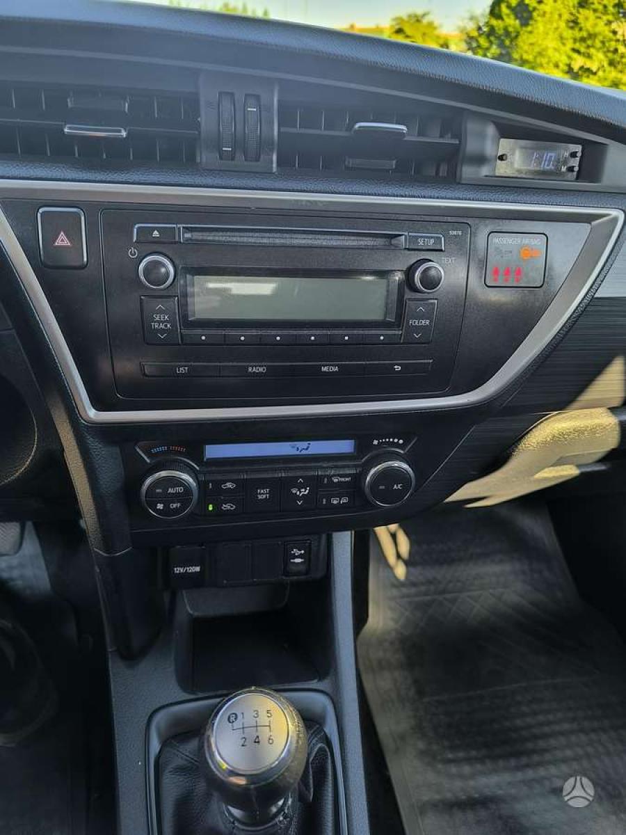 Zils Toyota Auris 2013 Šauļi, ar dzinēja tilpumu 1.36 L un nobraukumu 230 tūkst. km par 5400 €, foto 13 vietnē AUTOMOTO.COM.LV