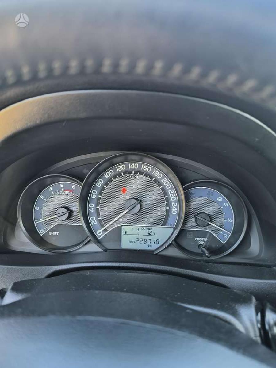 Zils Toyota Auris 2013 Šauļi, ar dzinēja tilpumu 1.36 L un nobraukumu 230 tūkst. km par 5400 €, foto 14 vietnē AUTOMOTO.COM.LV