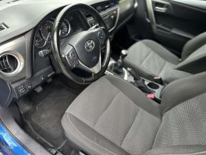 Blue Toyota Auris 2013 in Ukmerge, with an engine capacity of 1.36 L and mileage of 210 thousand km for 5350 €, photo 10 on AUTOMOTO.COM.LV