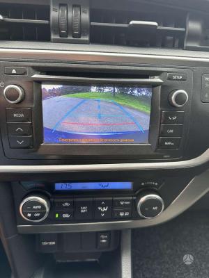 Blue Toyota Auris 2013 in Ukmerge, with an engine capacity of 1.36 L and mileage of 210 thousand km for 5350 €, photo 14 on AUTOMOTO.COM.LV