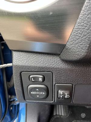 Blue Toyota Auris 2013 in Ukmerge, with an engine capacity of 1.36 L and mileage of 210 thousand km for 5350 €, photo 16 on AUTOMOTO.COM.LV
