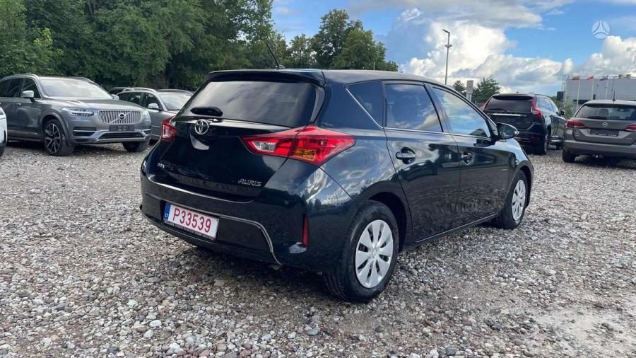 Zils Toyota Auris 2013 Kauņa, ar dzinēja tilpumu 1.36 L un nobraukumu 135 tūkst. km par 6800 €, foto 6 vietnē AUTOMOTO.COM.LV